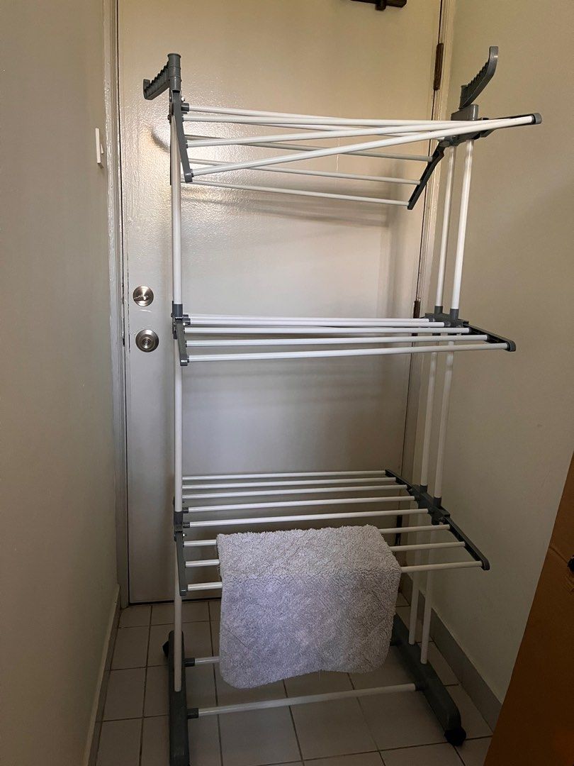 Upright clothes line/rack, Furniture & Home Living, Home Improvement ...