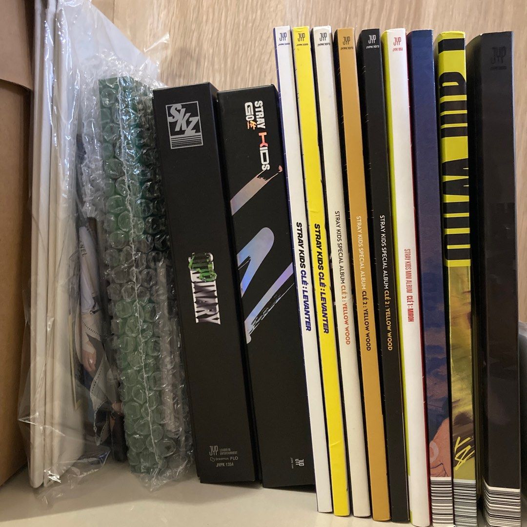 stray kids albums (1/2), Hobbies & Toys, Collectibles & Memorabilia, K ...
