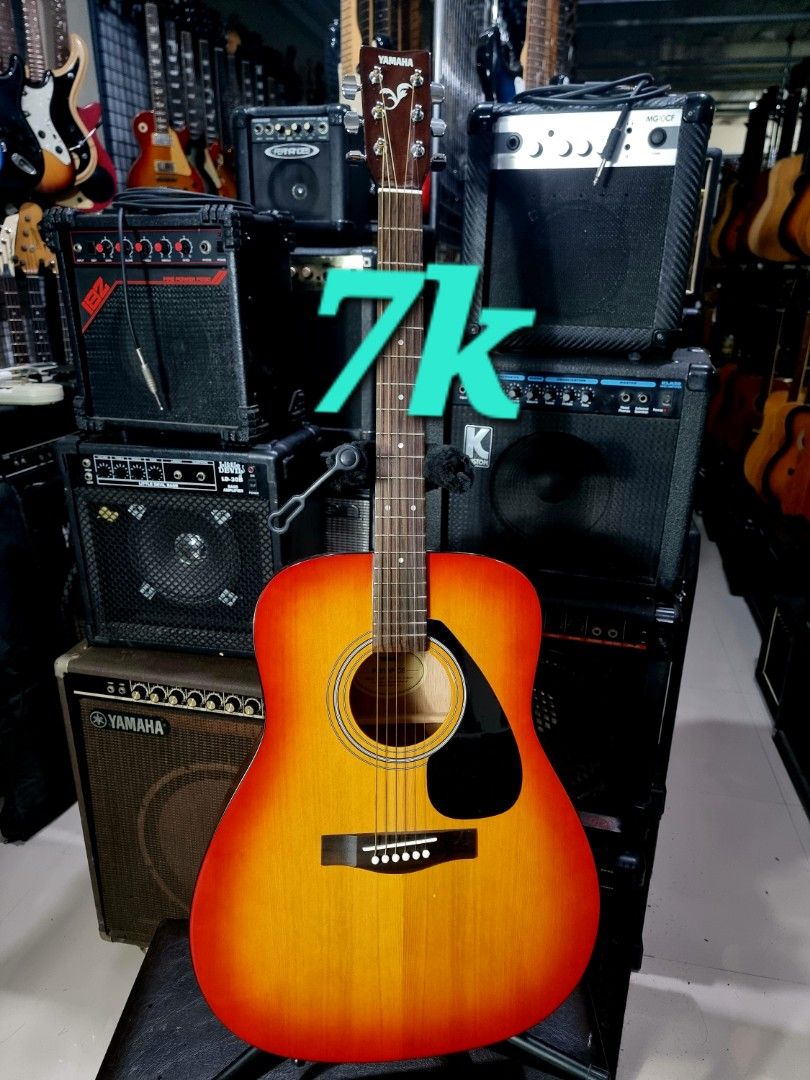 Yamaha acoustic guitar, Hobbies & Toys, Music & Media, Musical ...
