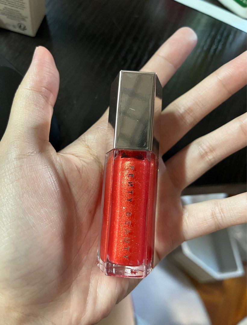 (100%new) Fenty beauty lip gloss cheeky, 美容＆個人護理, 健康及美容 - 皮膚護理, 化妝品 ...