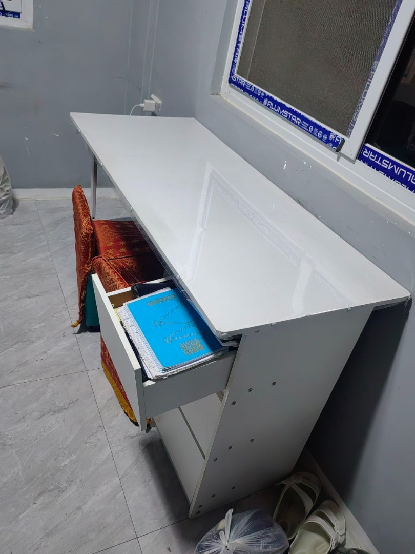 120cm Computer/Study Table with Drawer [WHITE] on Carousell