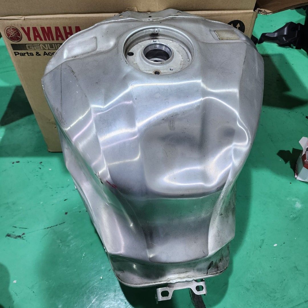 2015 Yamaha R1M Aluminium fuel tank, Motorcycles, Motorcycle ...