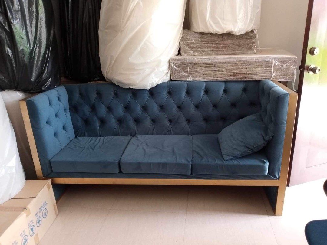 2nd hand luxury sofa set, Furniture & Home Living, Furniture, Sofas on ...