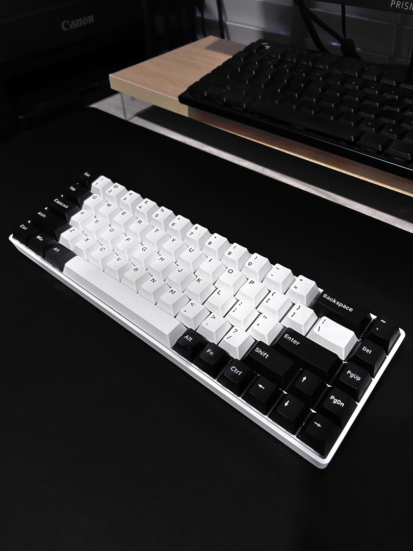 65% Custom Mechanical Keyboard (White and Black keycaps), Computers ...