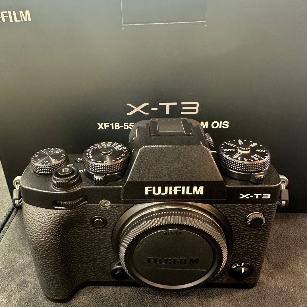 快門400 99% Fujifilm XT3 X-T3 camera body, 攝影器材, 鏡頭及裝備 - Carousell