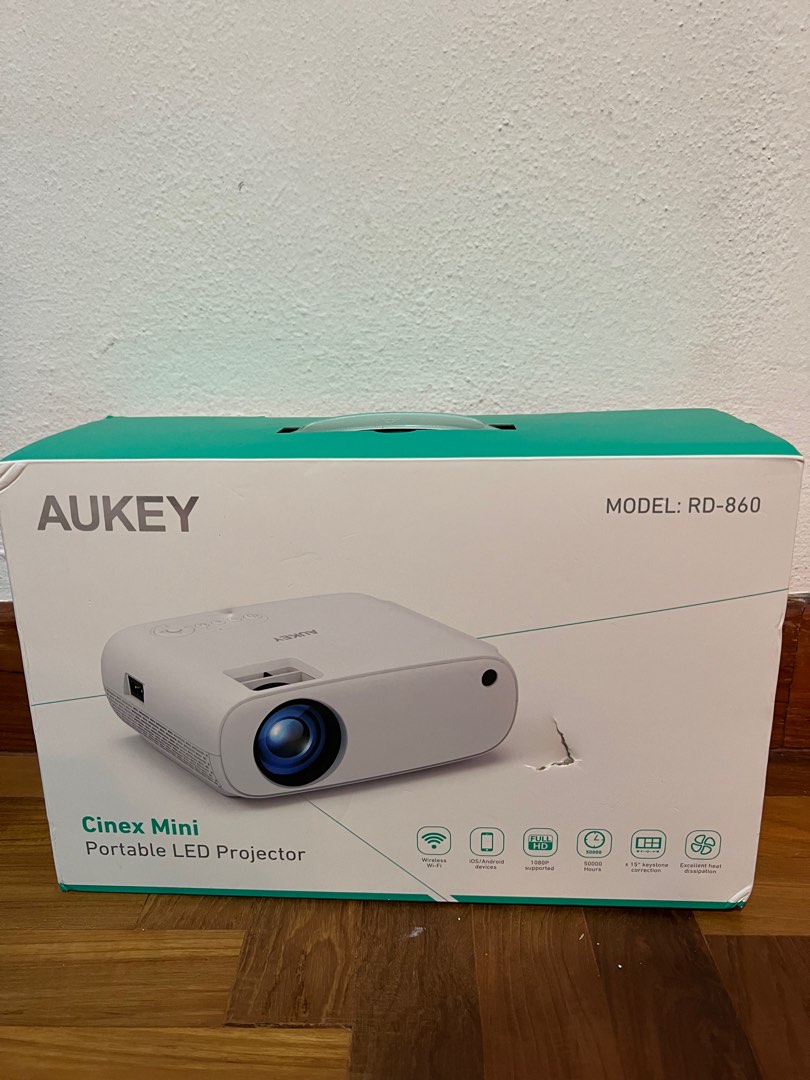 Aukey Projector, TV & Home Appliances, TV & Entertainment, Projectors on Carousell