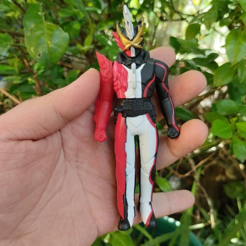 BANDAI Sofubi Hero Kamen Rider Saber and Legend Kamen Rider, Hobbies ...