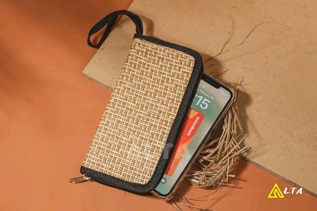 Banig wallet, Women's Fashion, Bags & Wallets, Wallets & Card holders ...