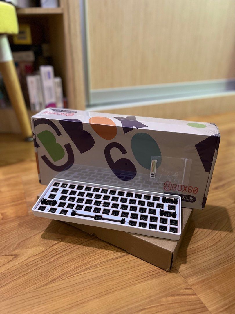 [BNIB] BBOX60 case + Mechanical Keyboard (Bluetooth, Hotswap, Foams ...
