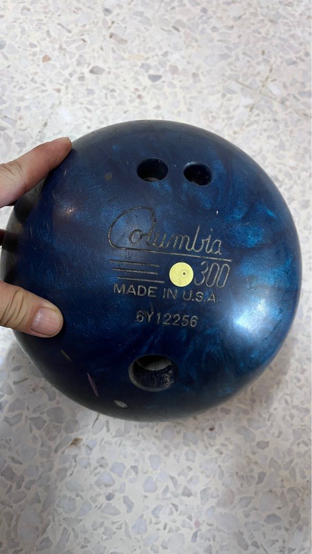 Columbia 300 Bowling Ball White Dot Vintage, Sports Equipment, Sports ...
