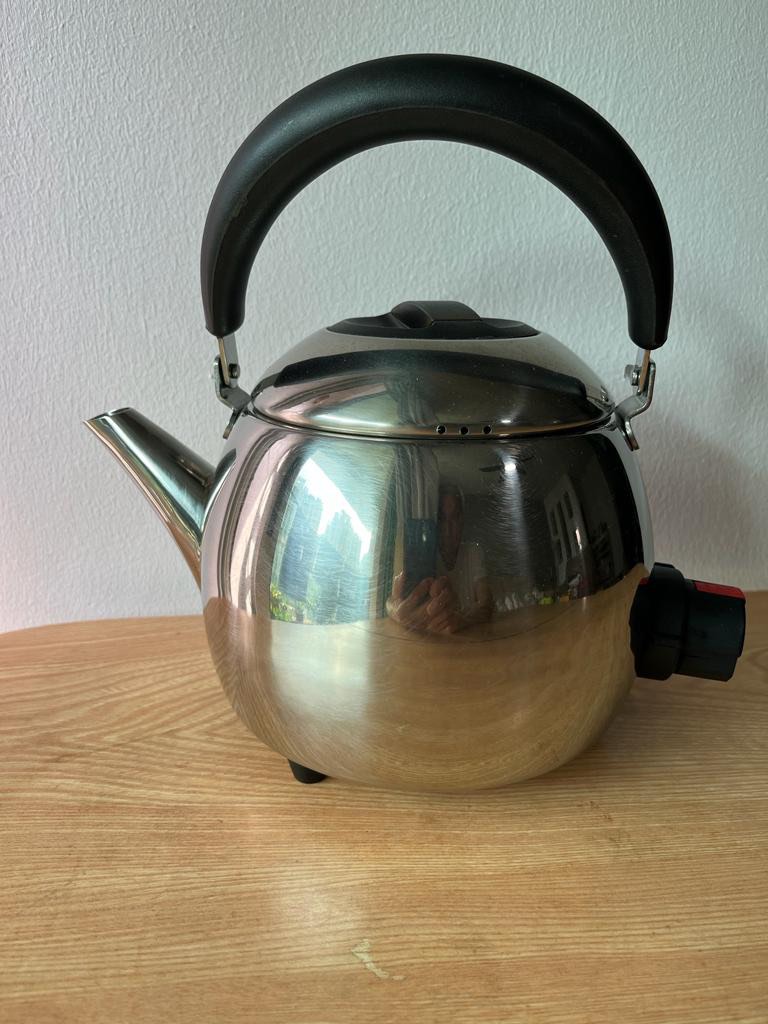 Brand New Compact 2.5l kettle, TV & Home Appliances, Kitchen Appliances ...