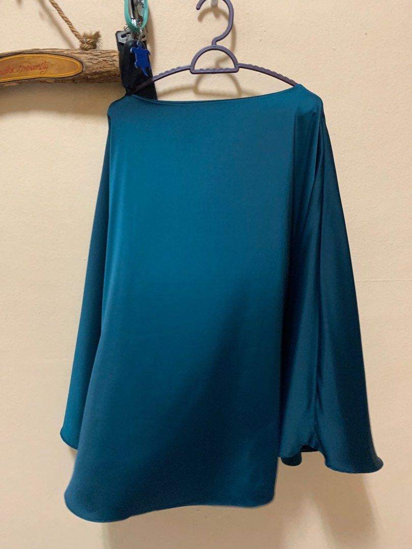 Emerald green blouse, Women's Fashion, Tops, Blouses on Carousell
