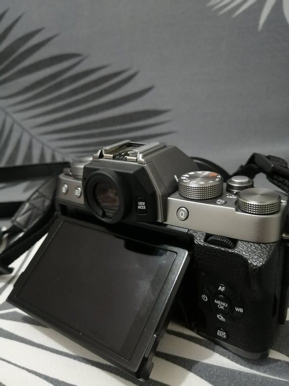 FUJIFILM XT100, Photography, Cameras on Carousell