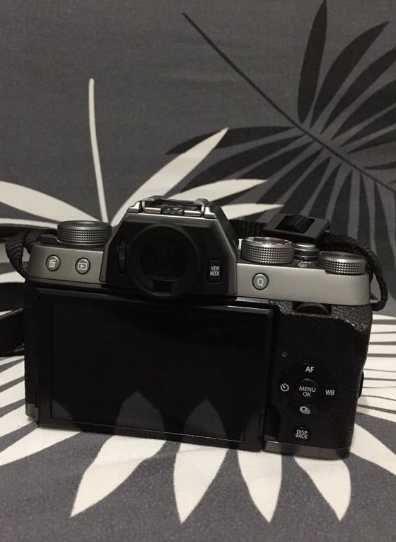 FUJIFILM XT100, Photography, Cameras on Carousell