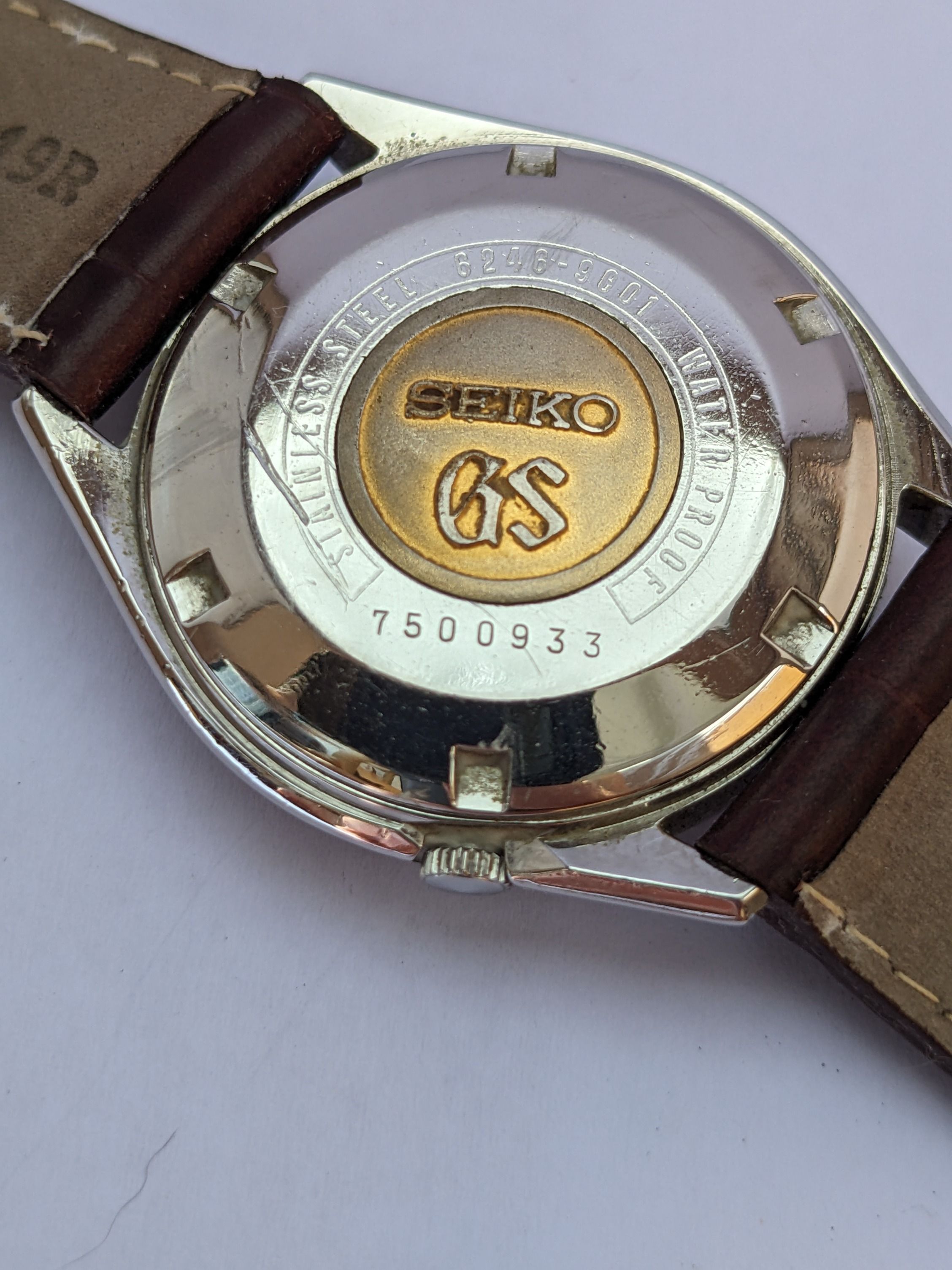 Grand Seiko 6246 9001 Day-date GS Medallion, Luxury, Watches on Carousell