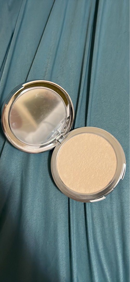 GRWM PRESSED TRANSLUCENT POWDER- CUPCAKE on Carousell