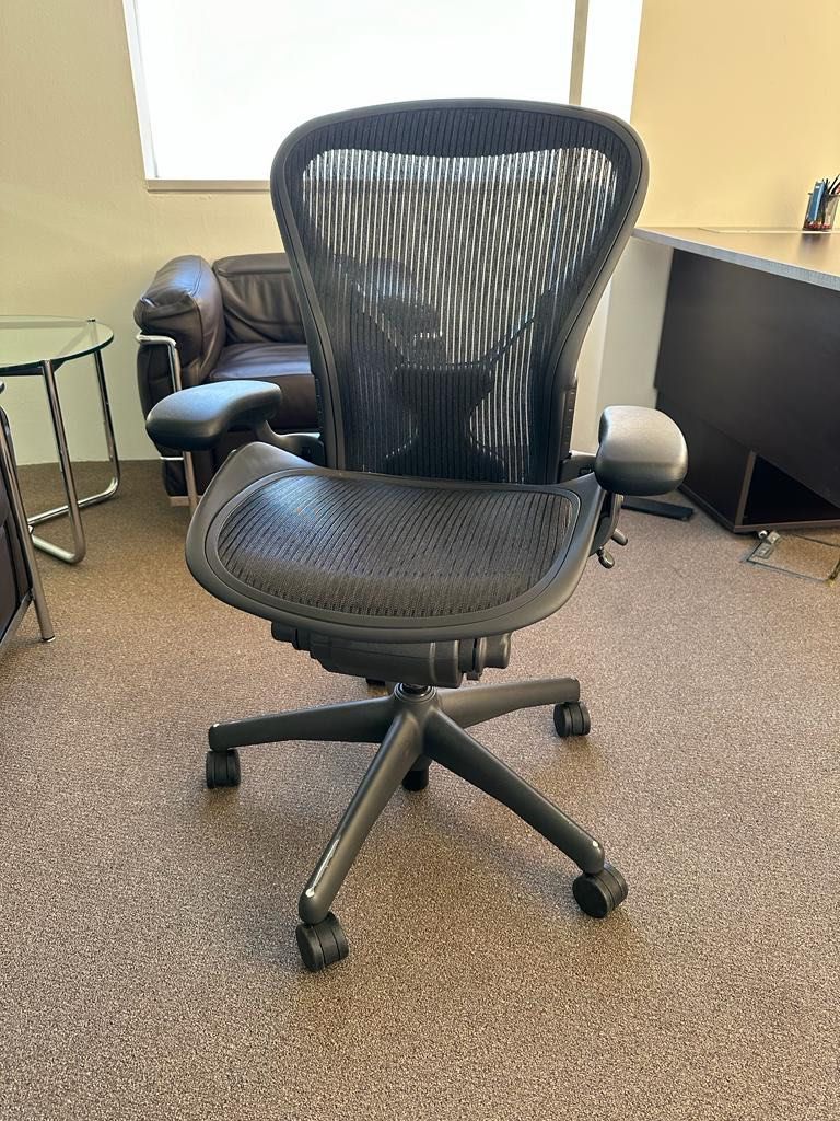 Herman Muller Aeron chairs, Furniture & Home Living, Furniture, Chairs ...
