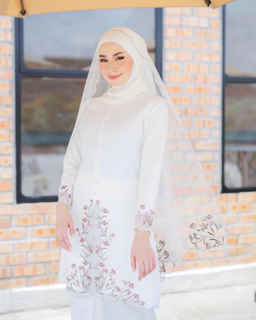 Hijabistahub Haera kebaya in Off white, Women's Fashion, Muslimah ...