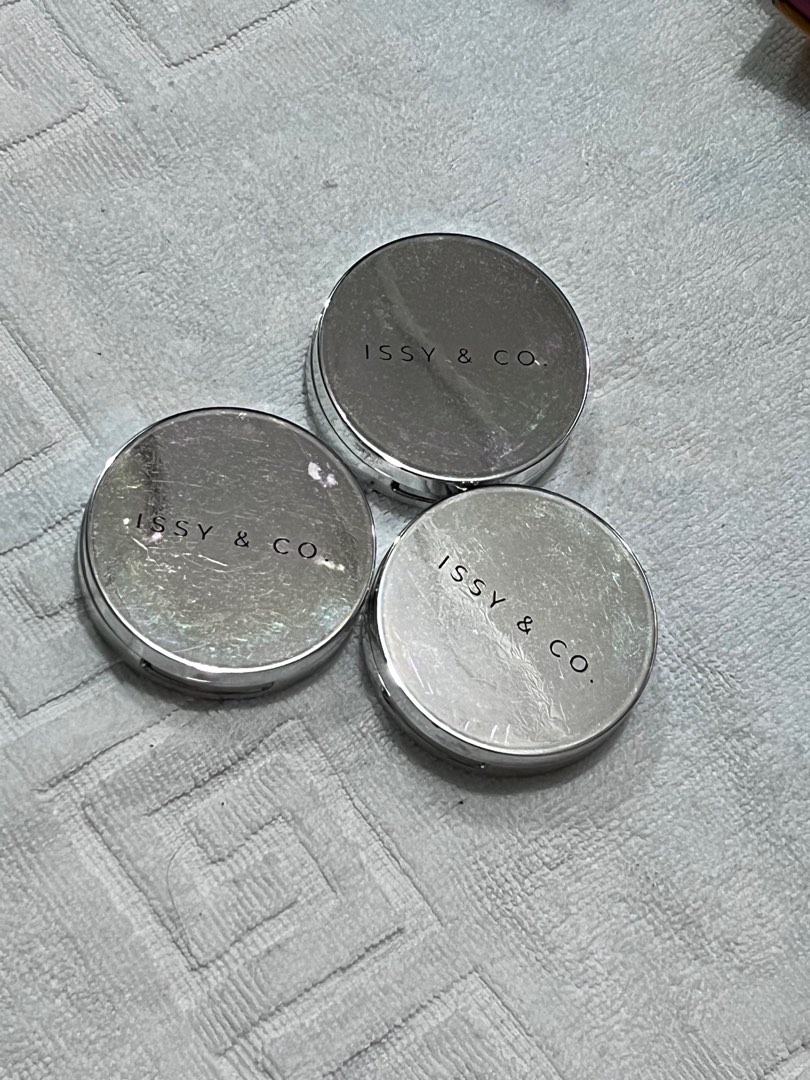 Issy and Co Cream Bronzer and Blush on Carousell