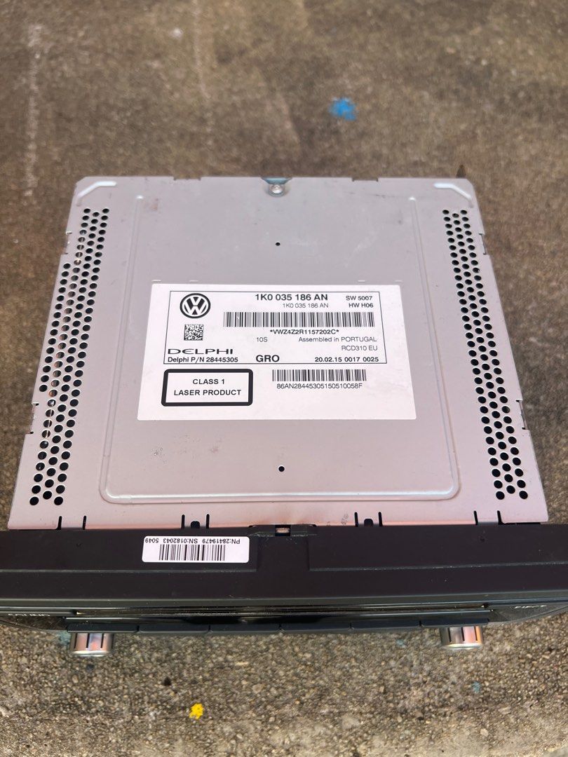 Jetta stock head unit, Car Accessories, Accessories on Carousell