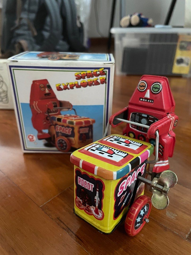 Mechanical Space Explorer Robot Toy Metal Vintage Winding, Hobbies ...