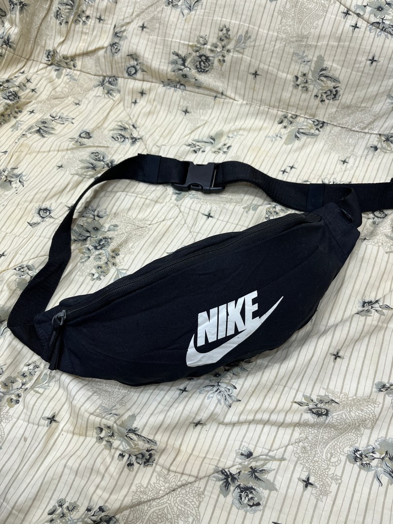 NIKE POUCH BAG, Men's Fashion, Bags, Belt bags, Clutches and Pouches on ...