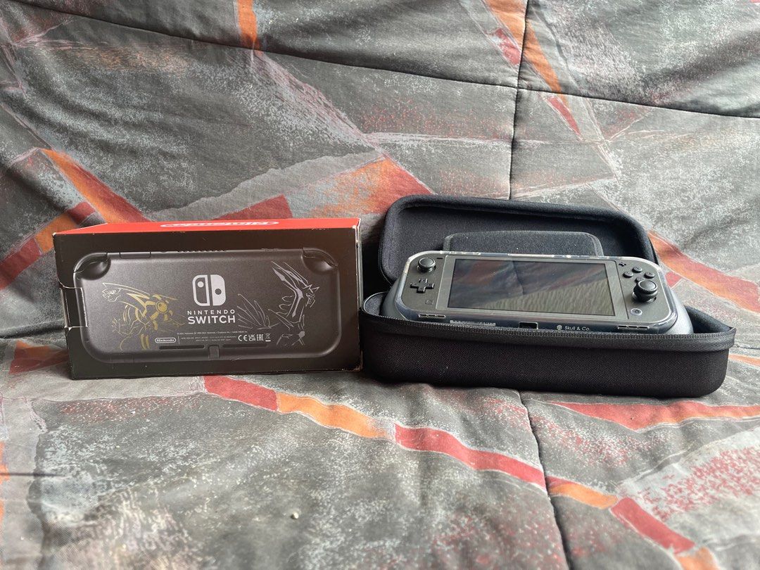 Nintendo Switch Lite: Dialga and Palkia Edition (with case), Video ...