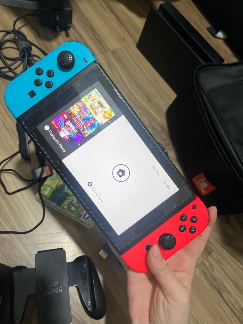 Nintendo Switch Version 2 (original) with complete accessories and with ...