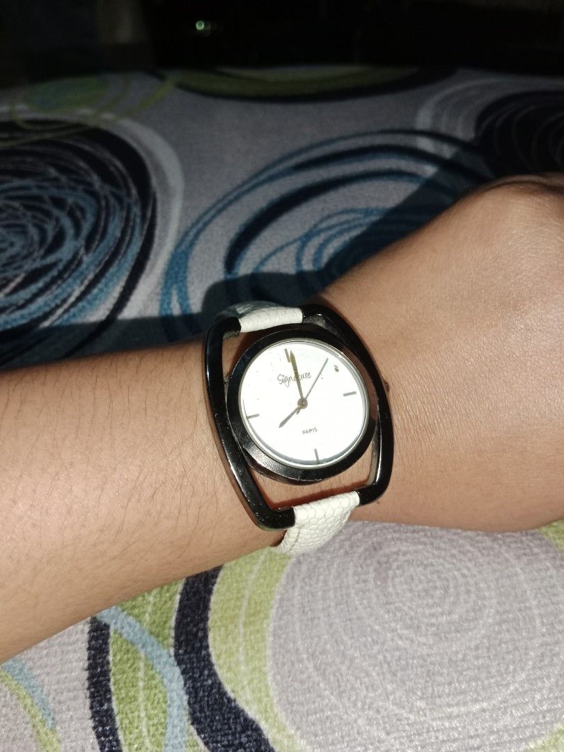 Original SIGNATURE Ladies Watch Unique Shaped Face White Leather Strap ...