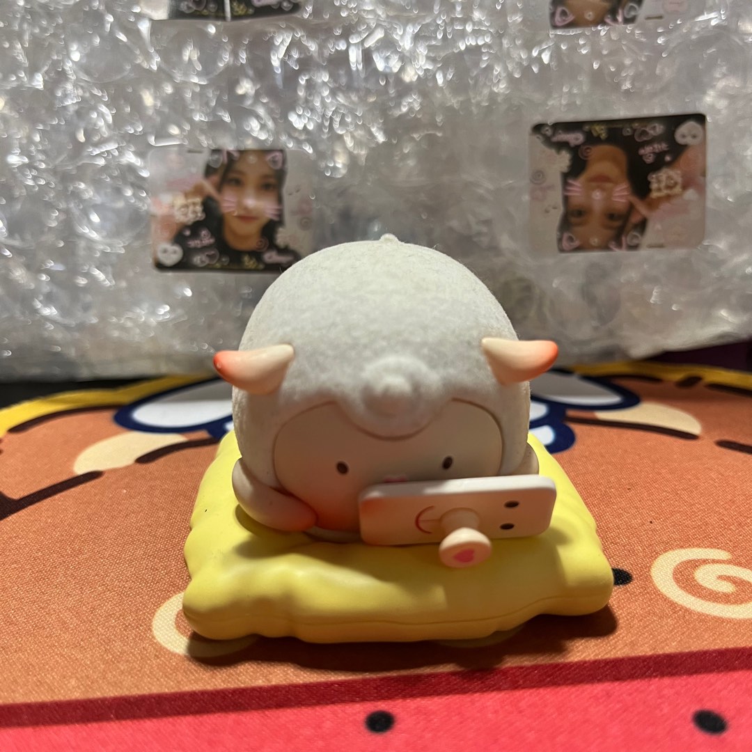 POPMART flying dong dong home sweet home series blind box, Hobbies ...