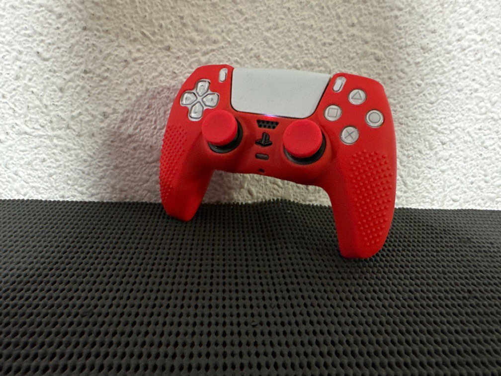 PS5 White Controller very lightly used!, Video Gaming, Gaming ...