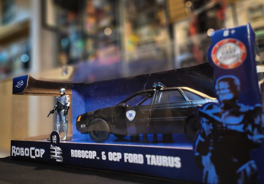 Robocop 35th Anniversary 1:24 OCP Ford Taurus !, Hobbies & Toys, Toys ...