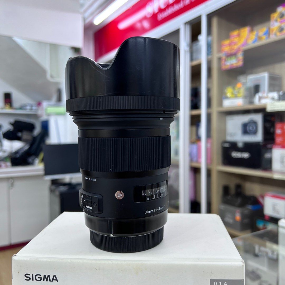 Sigma EF 50mm F1.4 Art Lens 99% Like New Full Set with Box, Photography ...