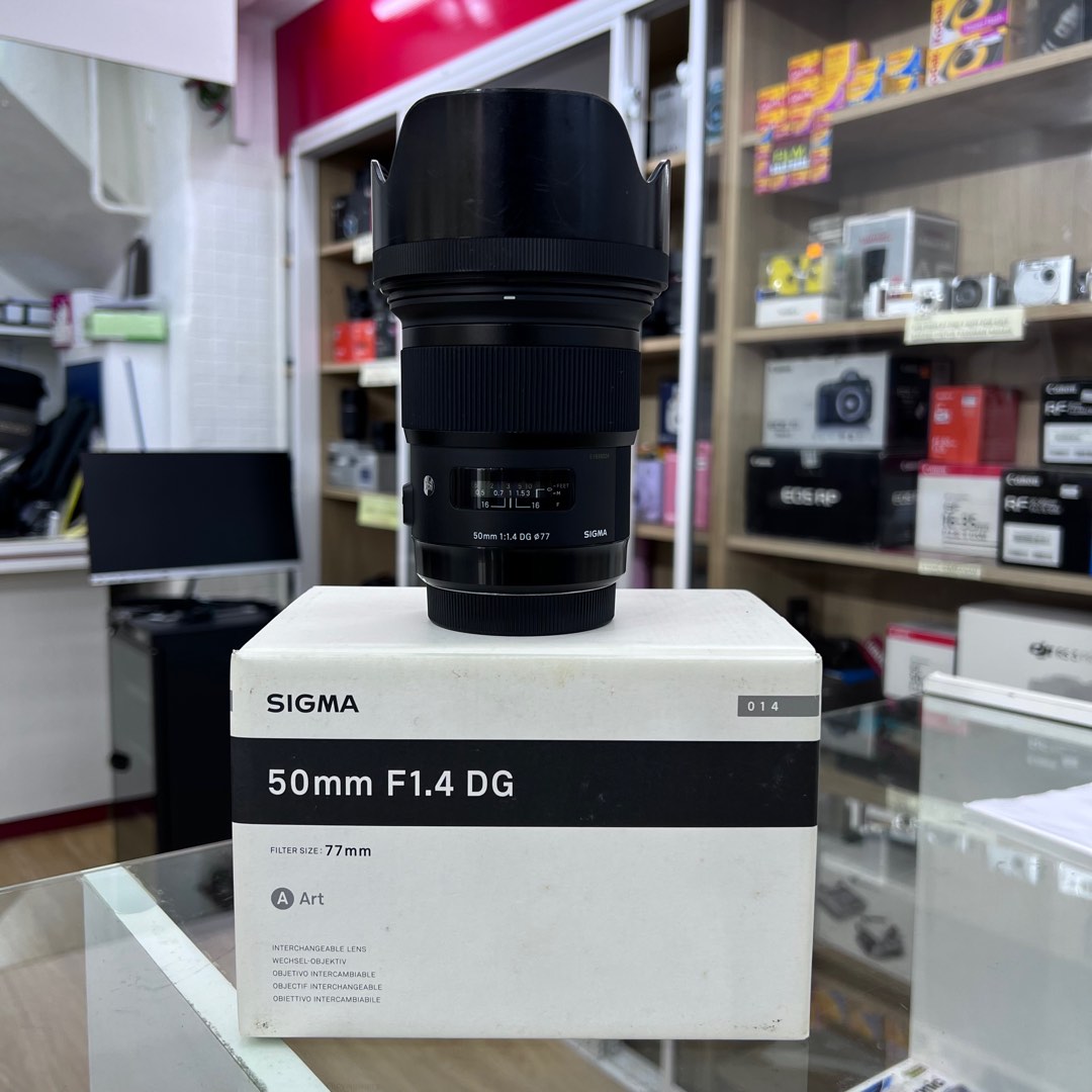 Sigma EF 50mm F1.4 Art Lens 99% Like New Full Set with Box, Photography ...