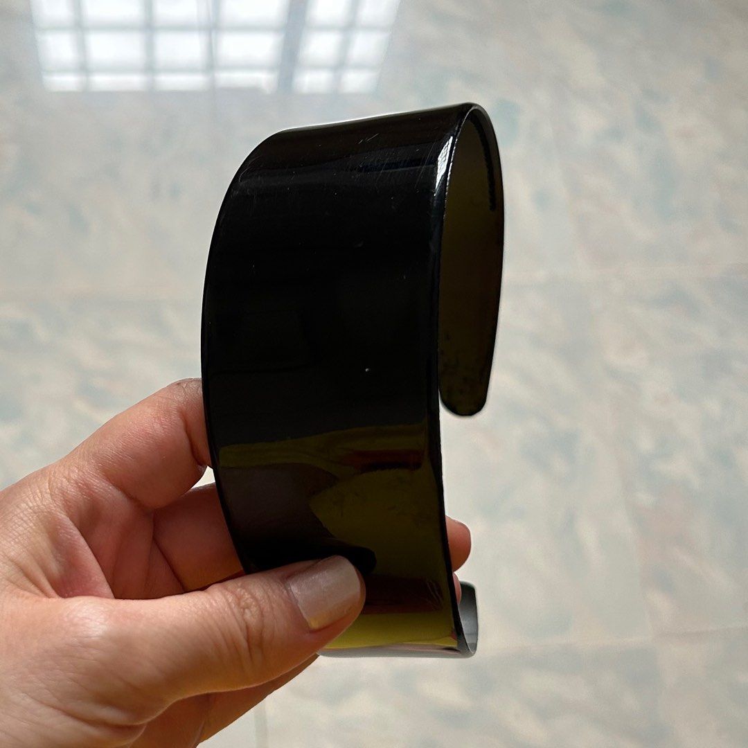 Thick Black Plastic Hairband, Women's Fashion, Watches & Accessories ...