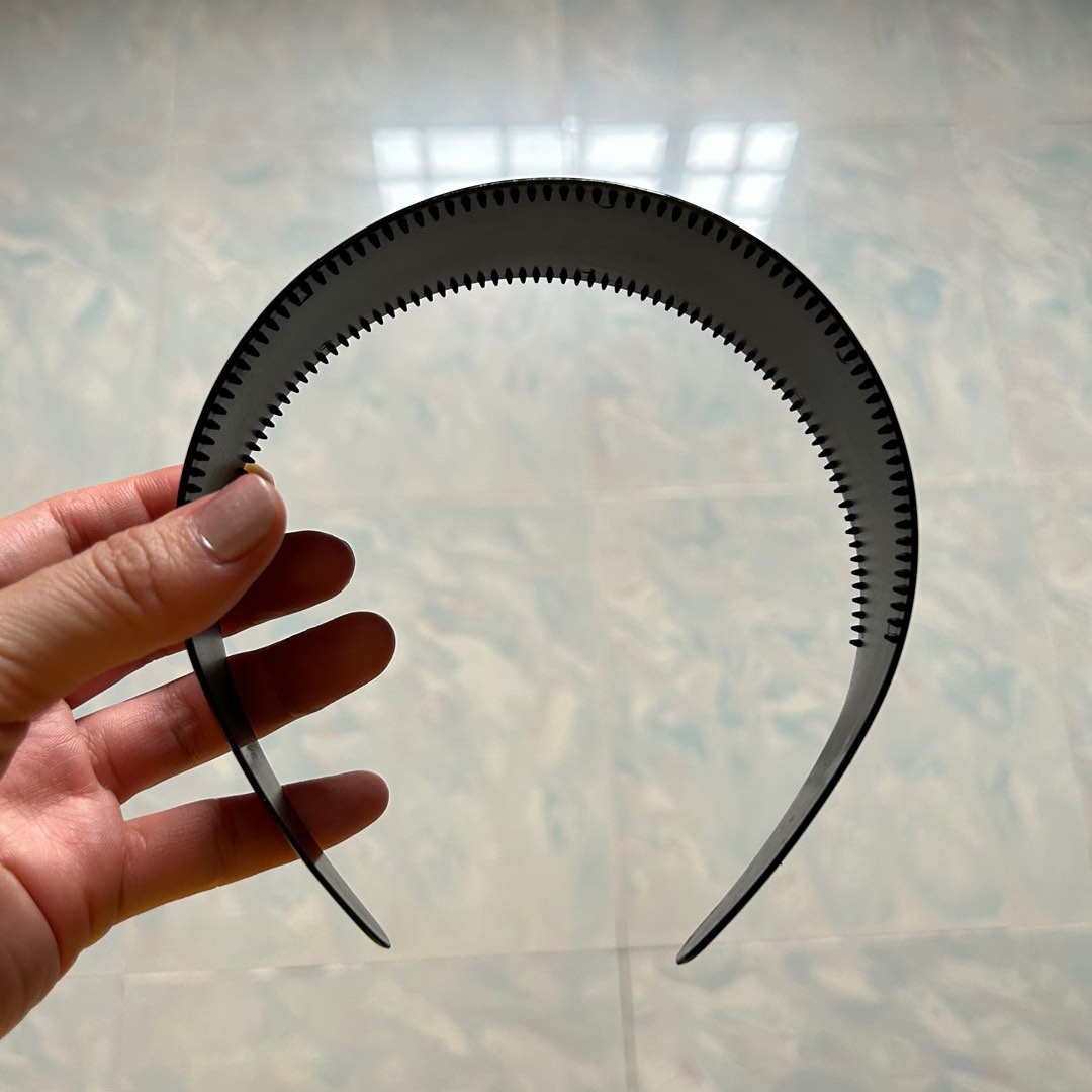 Thick Black Plastic Hairband, Women's Fashion, Watches & Accessories ...