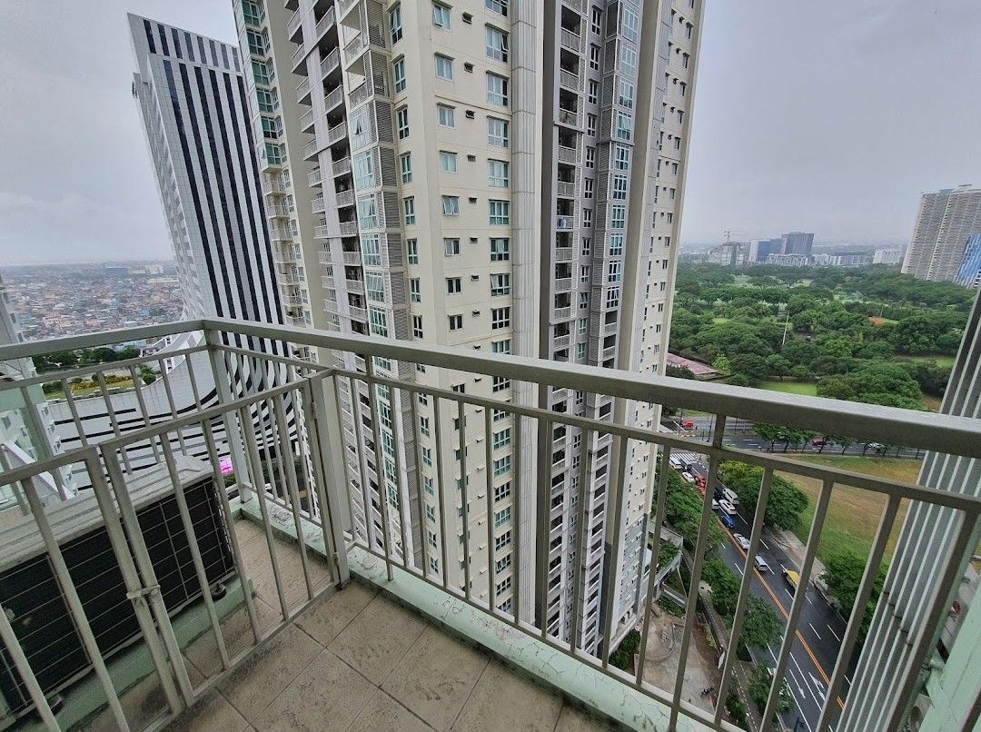 TWO SERENDRA MERANTI TOWER UNIT FOR SALE TAGUIG on Carousell