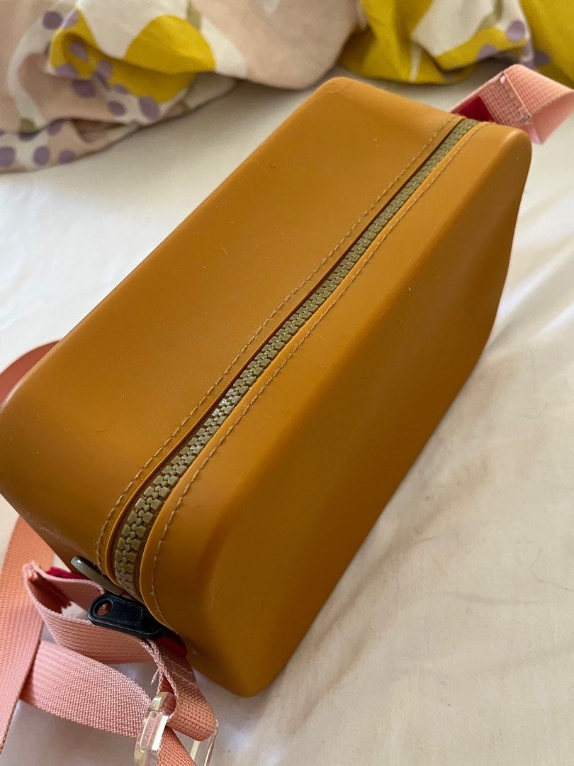 Viajecito Classic SplashKit Autum Leaf, Women's Fashion, Bags & Wallets ...