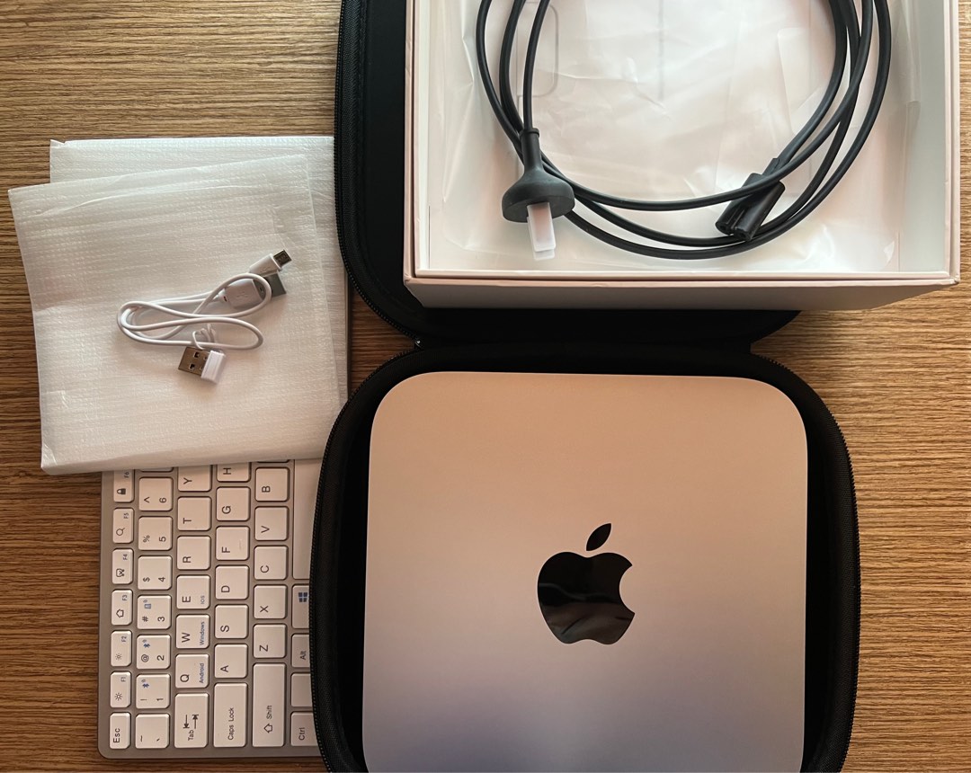 2020 Mac Mini M1 set on Carousell