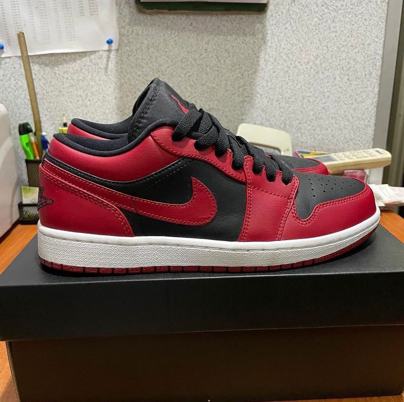Air Jordan low 1 reverse bred, Men's Fashion, Footwear, Sneakers on ...
