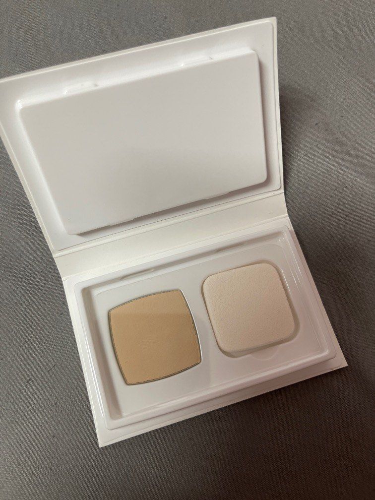 Chanel compact setting powder sample b10, Beauty & Personal Care, Face ...