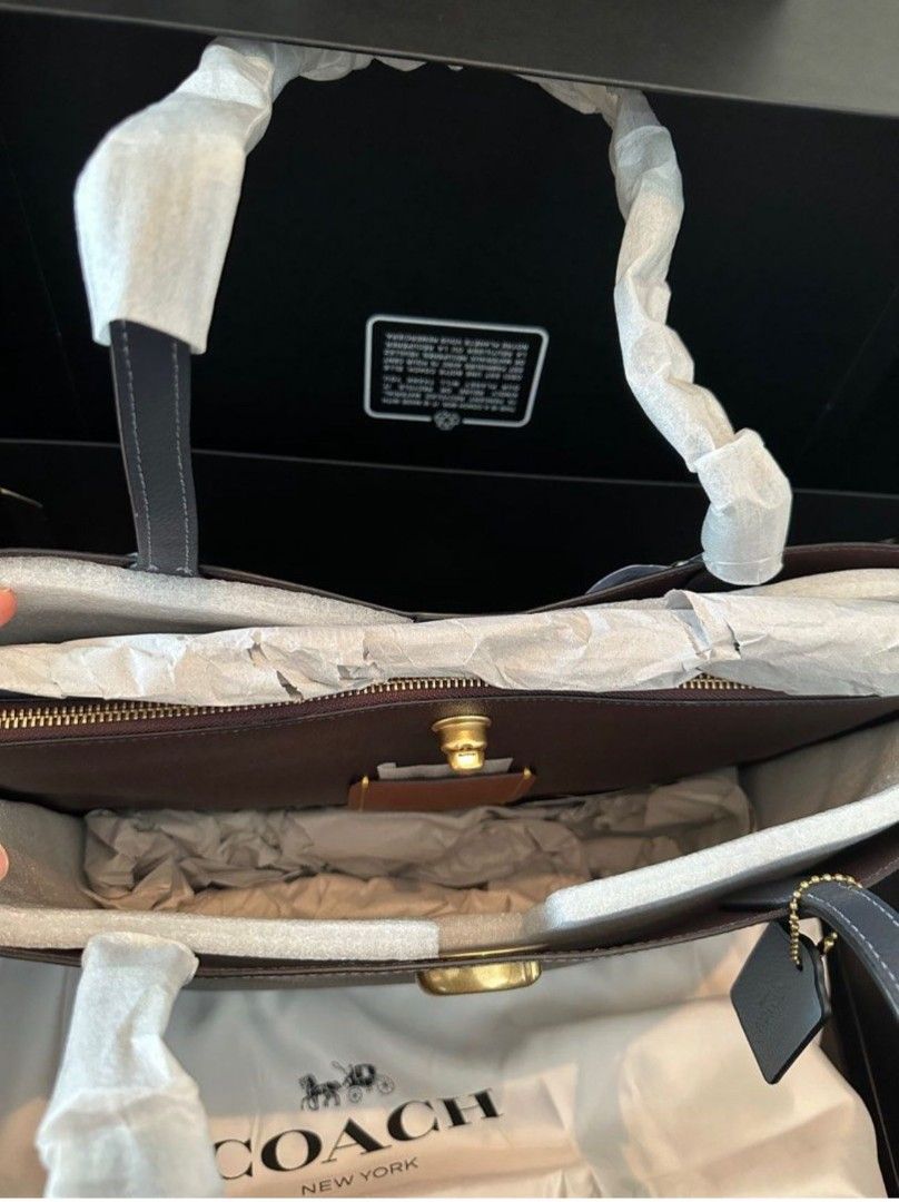 Coach Bag Original with Cert, Luxury, Bags & Wallets on Carousell