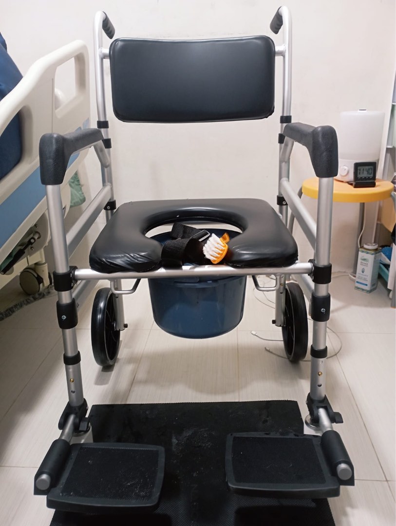 Commode with wheels (New), Health & Nutrition, Assistive & Rehabilatory ...