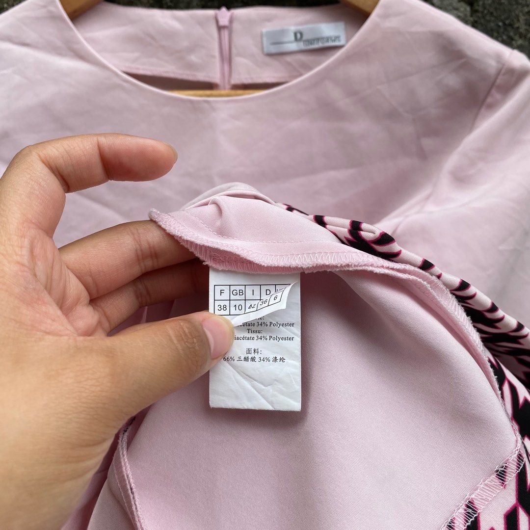 D Uniforms By Dior Make-up Artist Uniform, Luxury, Apparel on Carousell