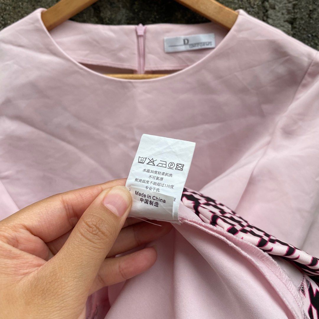 D Uniforms By Dior Make-up Artist Uniform, Luxury, Apparel on Carousell