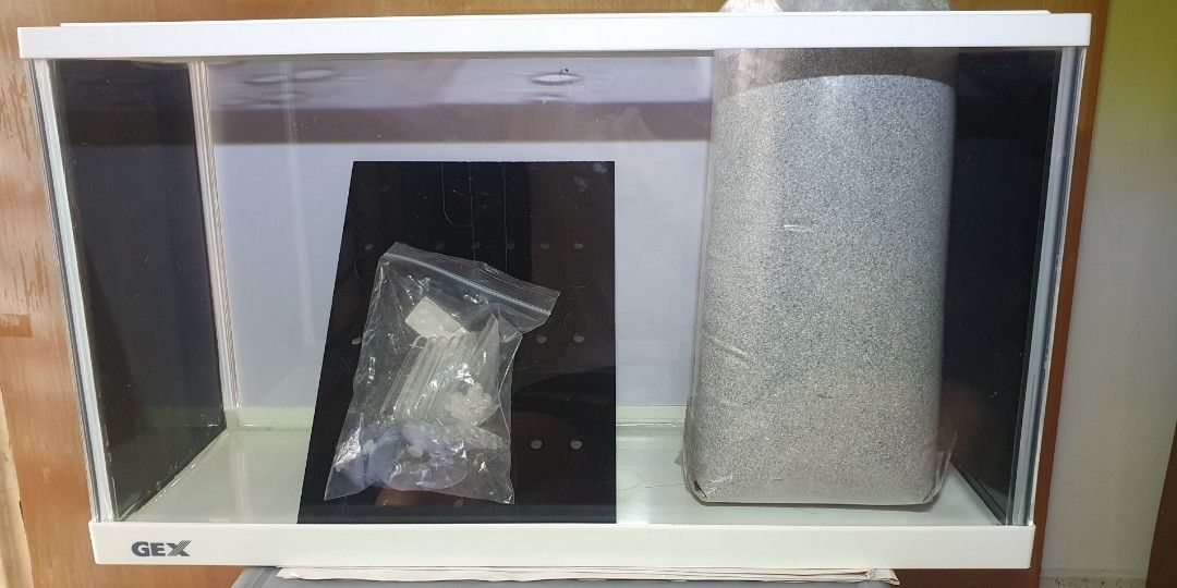 Desk boy 450 Gex Tank, Pet Supplies, Homes & Other Pet Accessories on Carousell