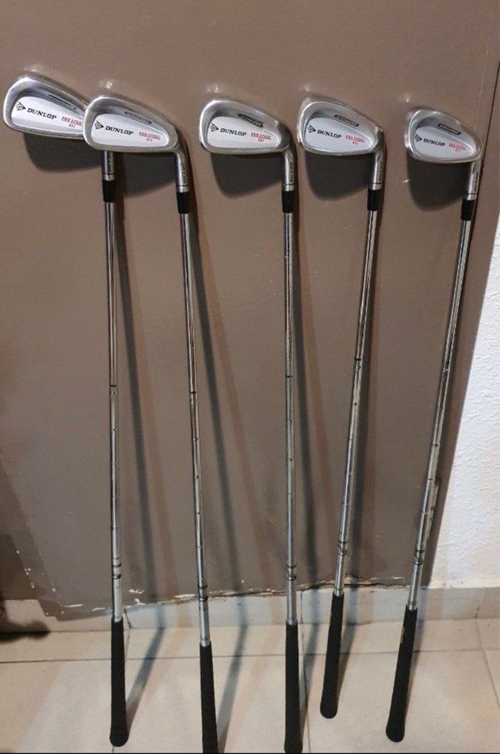 Dunlop Iron Set, Sports Equipment, Sports & Games, Golf on Carousell