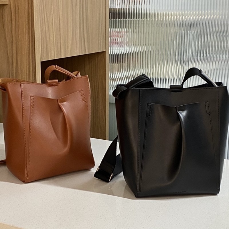 Everlane, The Italian Leather Studio Bag/ Tote bag, 義大利皮革工作室包/手提包，非常適合 ...