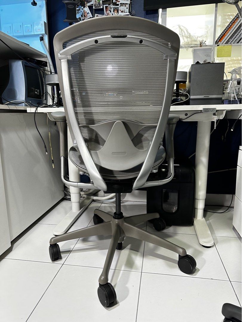 Flagship Okamura contessa ergonomic office chair dark grey , Furniture ...