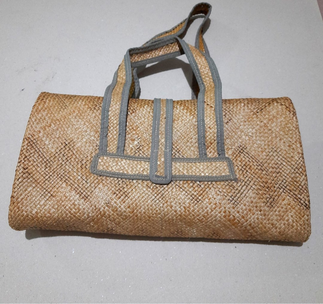 Foldable banig on Carousell